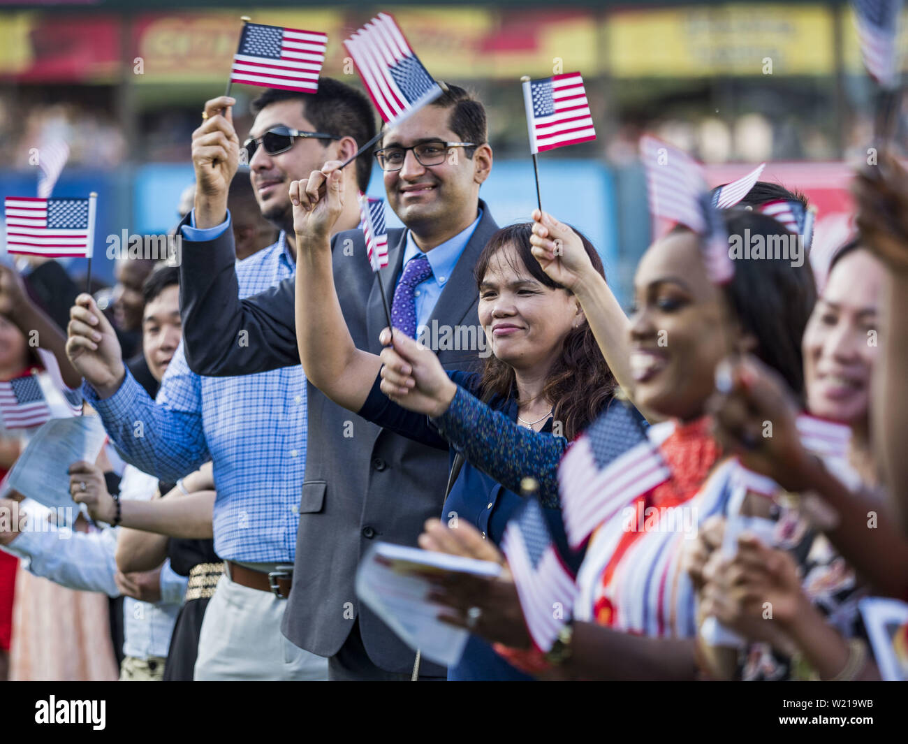 U.s. citizenship ceremony hi-res stock photography and images - Alamy