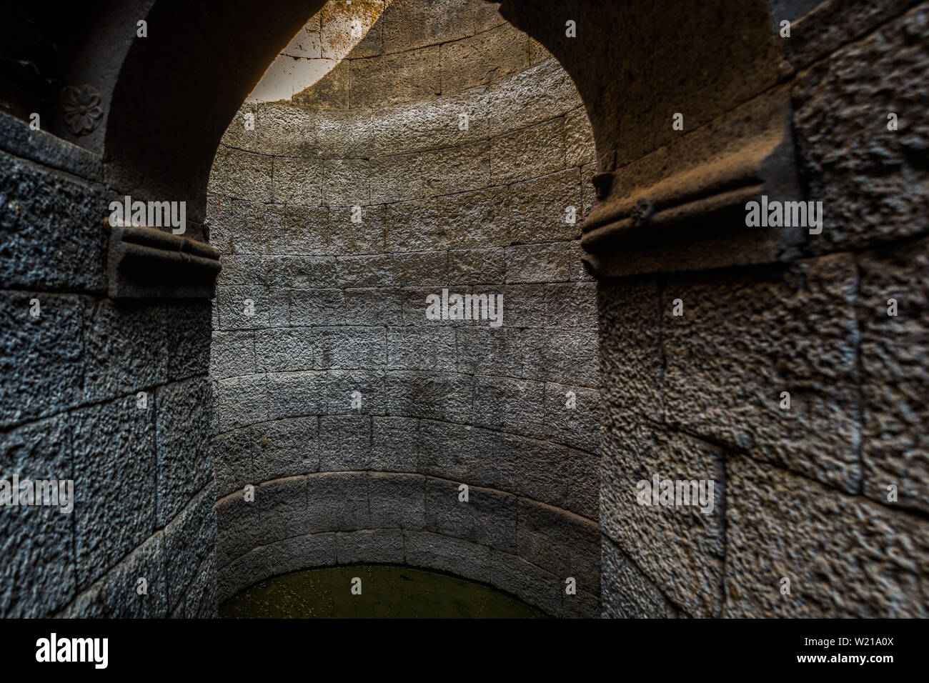 27 Mar 2017-Badlapur Step Well-(Badlapur Shivkalin Vihir aka Peshwa ...