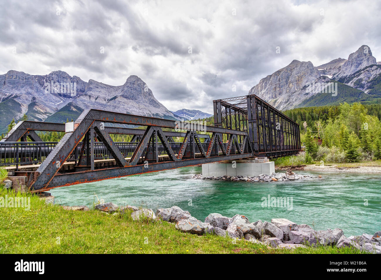 Canmore alberta canada bridge hi-res stock photography and images - Alamy