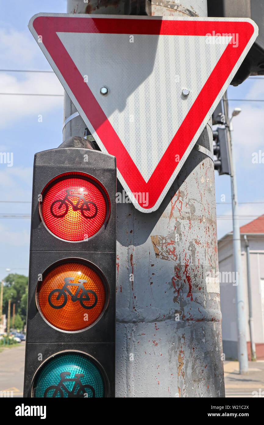 Traffic lights at the bicycle road crossing Stock Photo - Alamy