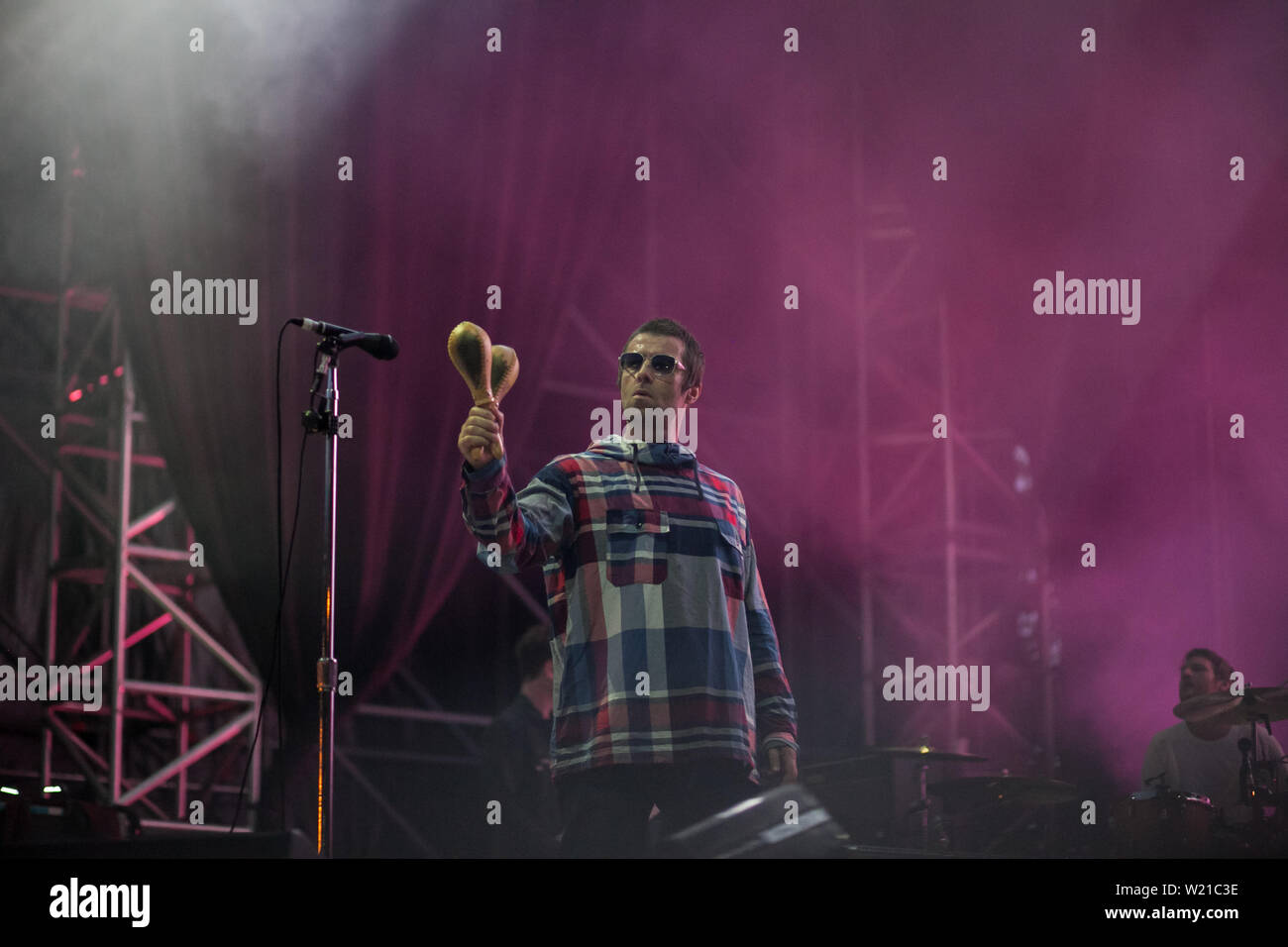 Liam gallagher live photos manchester hi-res stock photography and ...