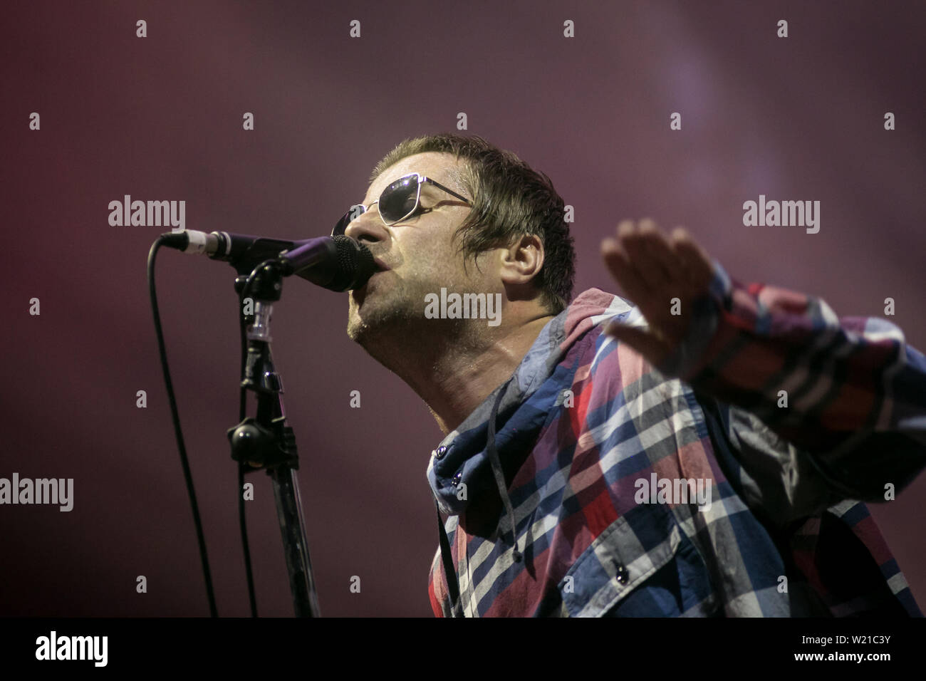 Liam gallagher live photos manchester hi-res stock photography and ...