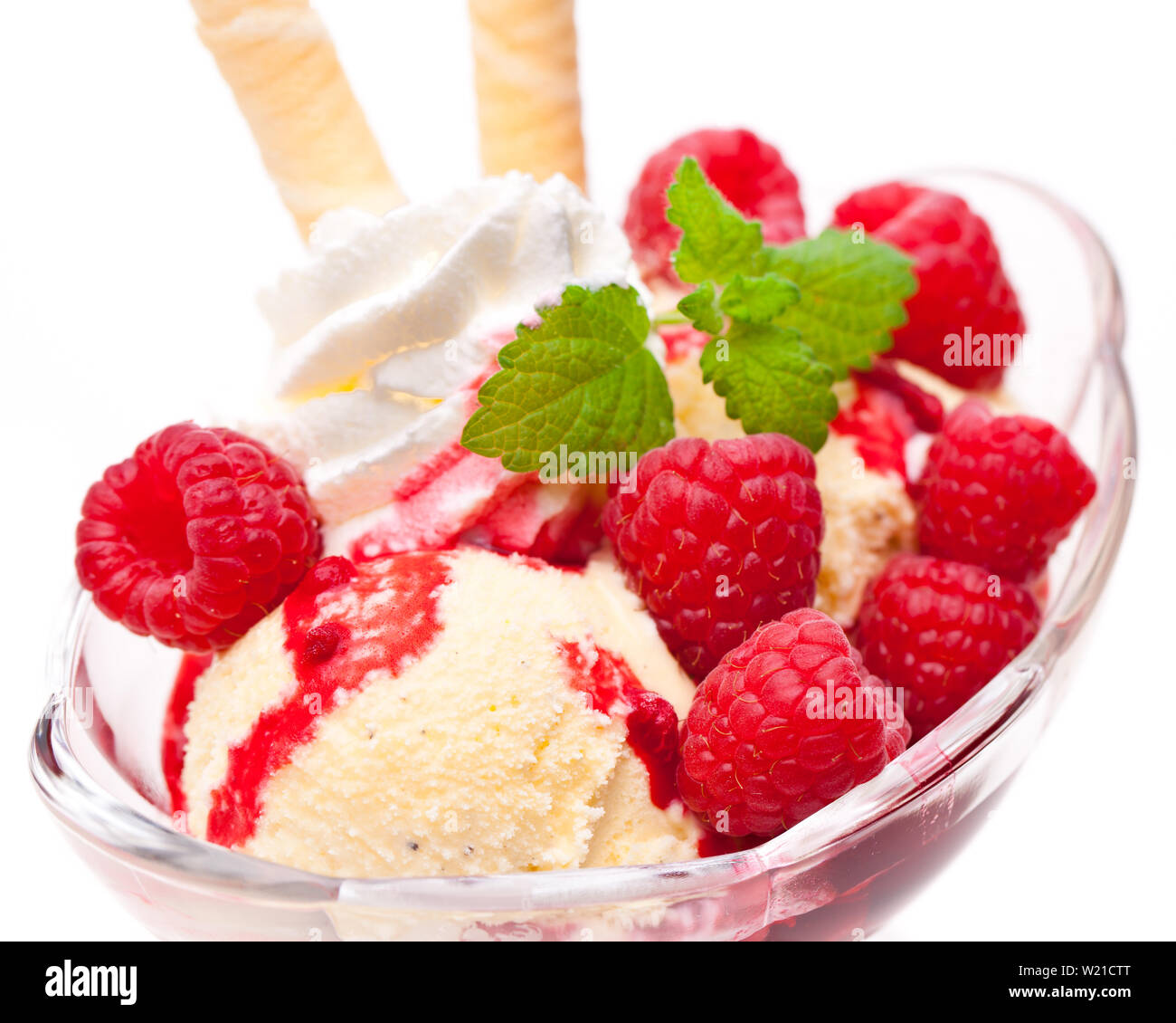Ice cream raspberry sauce ice cream hi-res stock photography and images ...