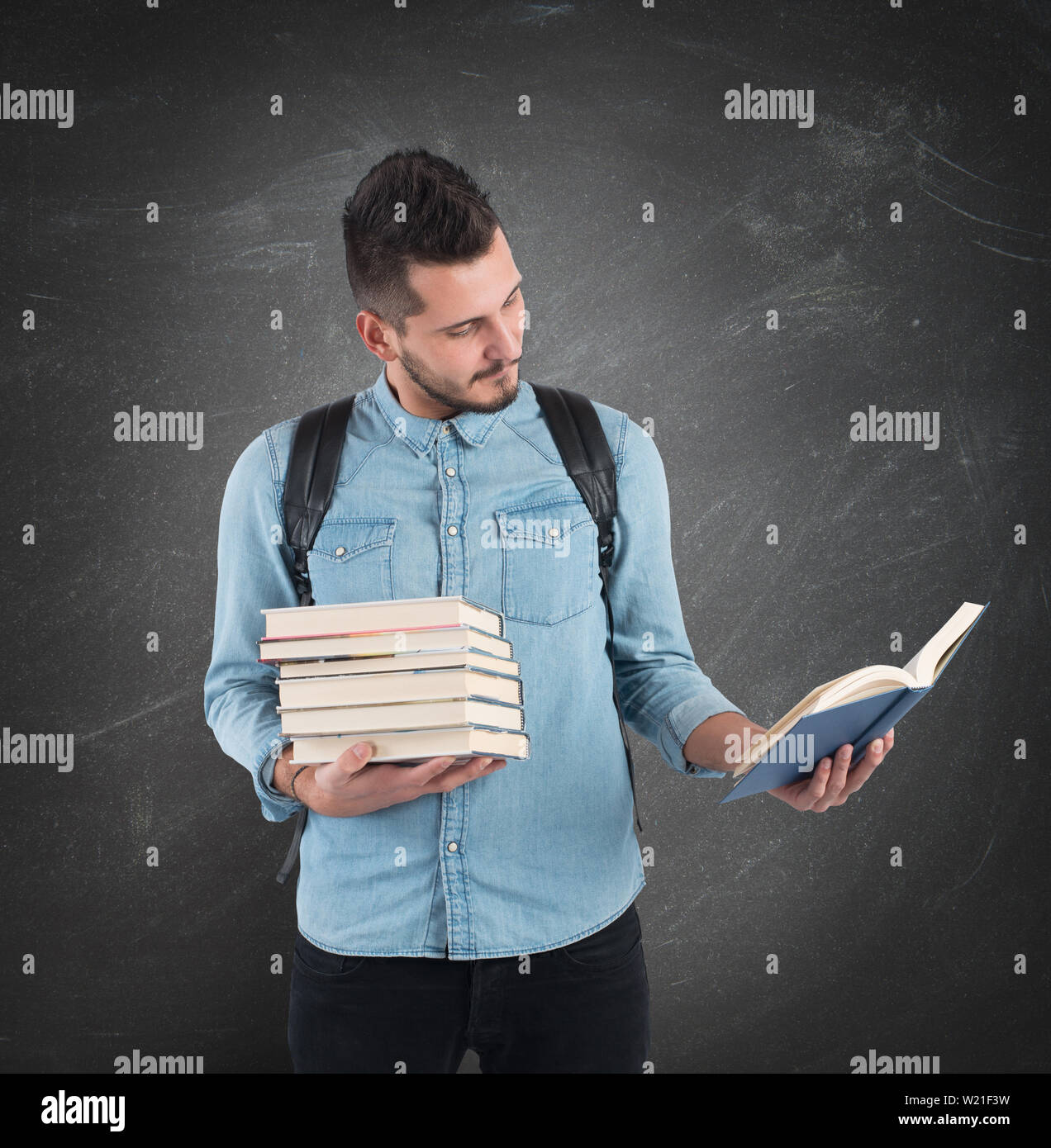 Teacher student read story hi-res stock photography and images - Alamy