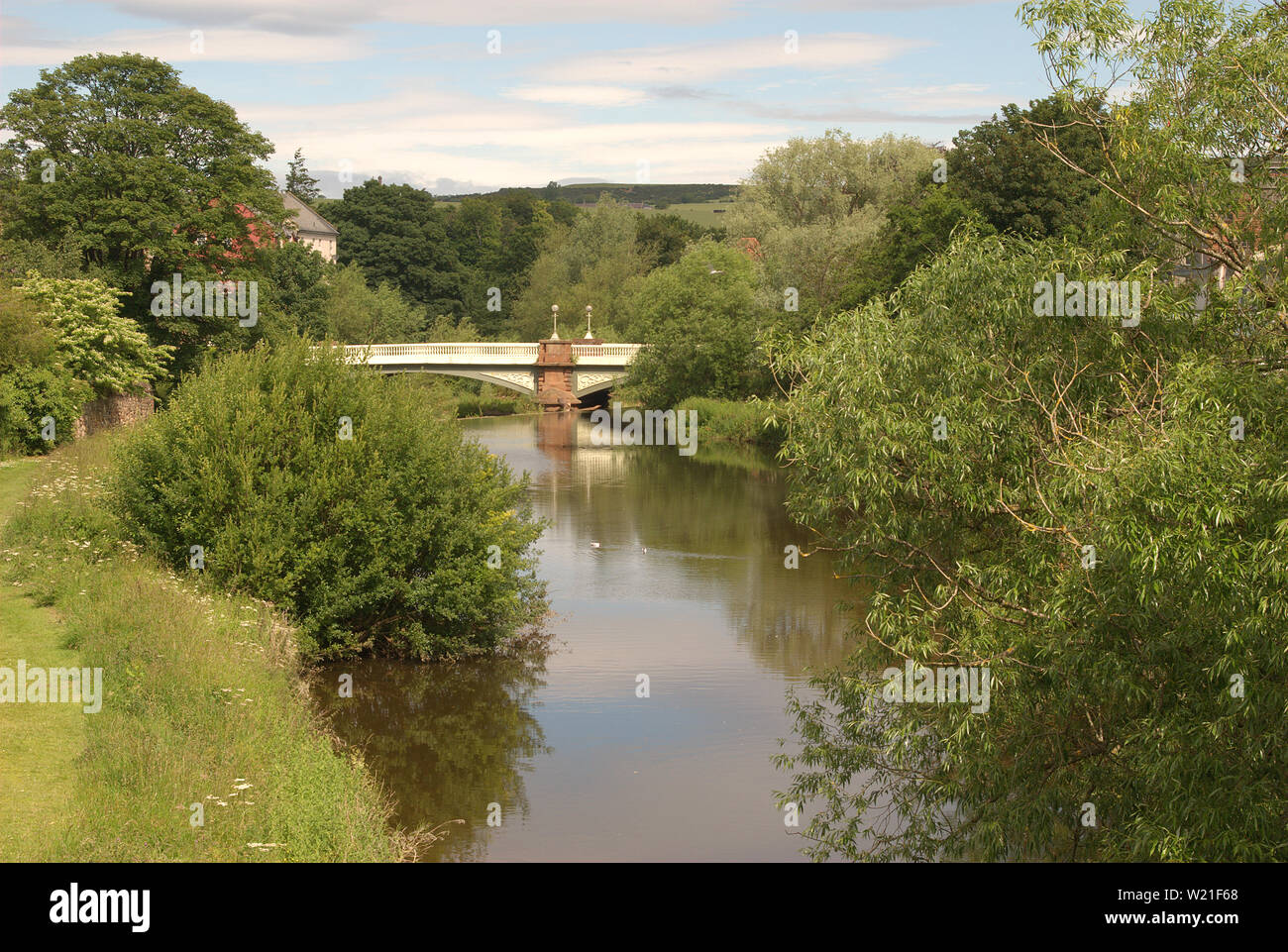 historic iron road bridge on Tyne in Haddington in summer Stock Photo ...