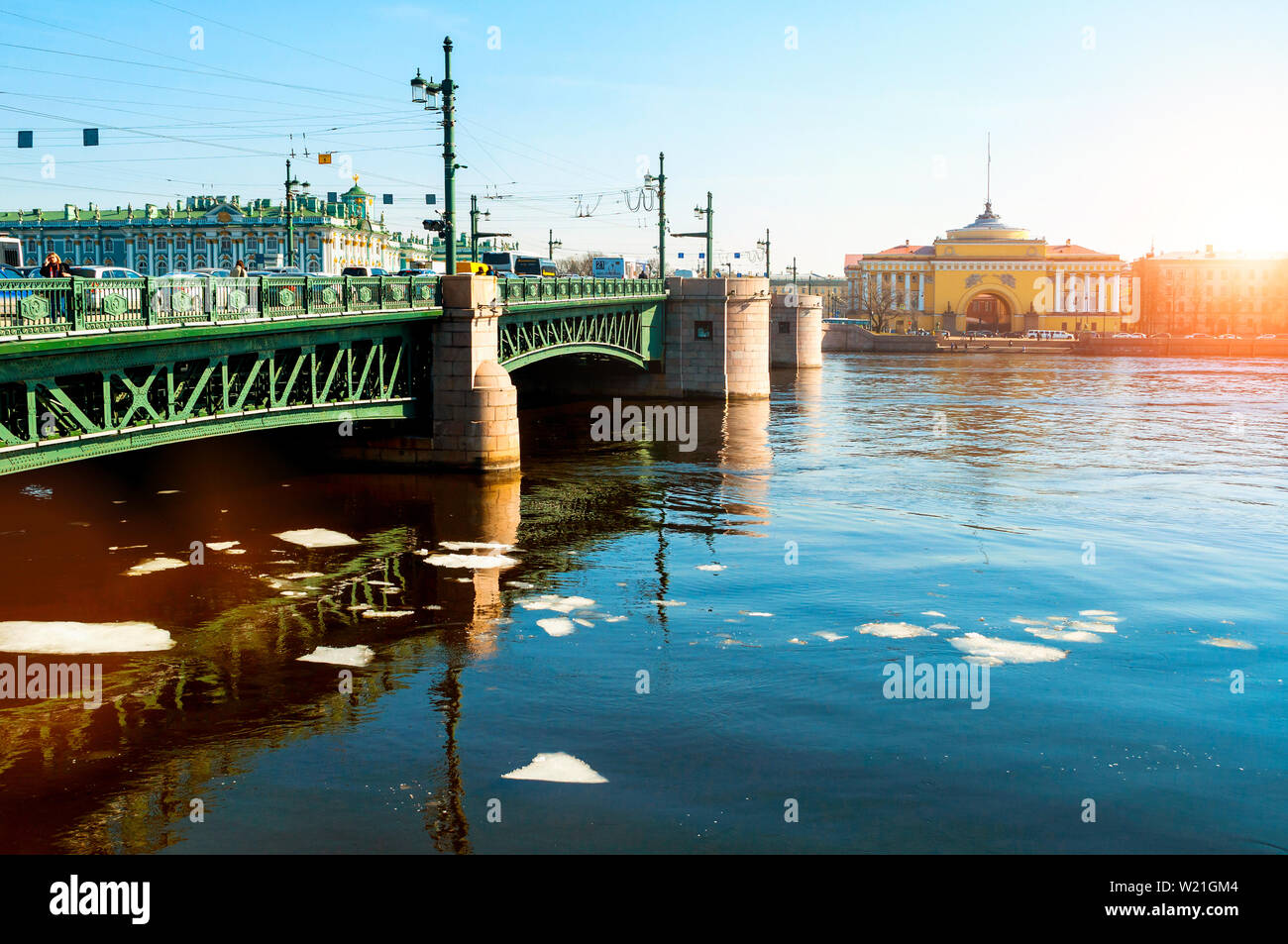 Admiralty arch on the embankment of Neva river and Palace bridge in ...