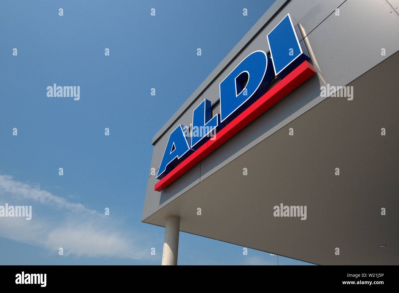 30.06.2019, the nameplate on an ALDI market in Schleswig. The neon sign ...