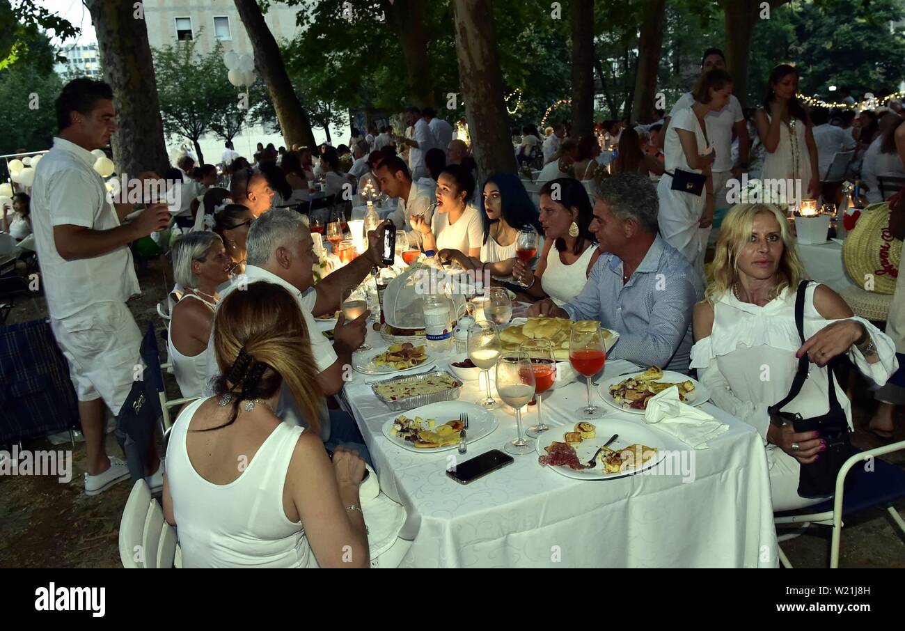 Flash Mob Dinner in White at the Pagano Park, Pallavicino (Duilio ...