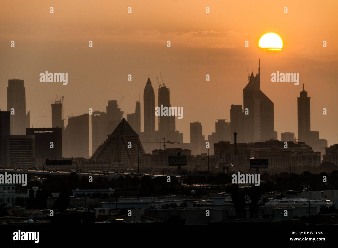 Exciting skyline hi-res stock photography and images - Alamy