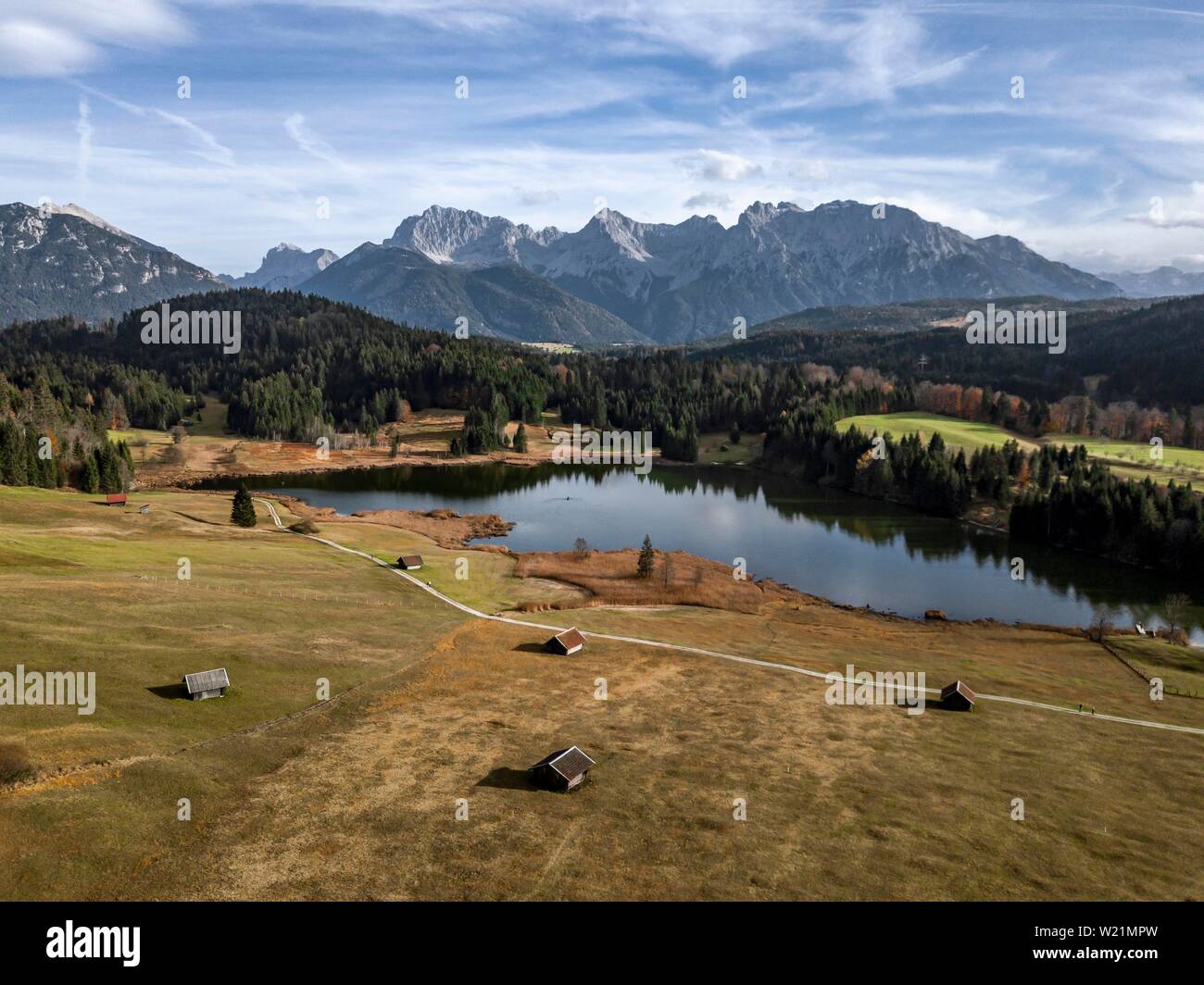 Lake Geroldsee in autumn off Karwendel Mountains, near Mittenwald ...