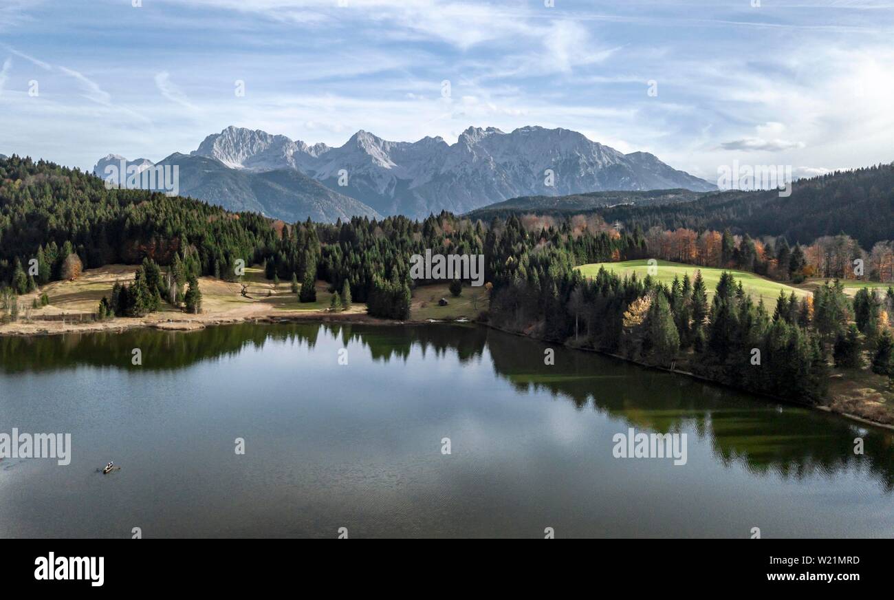 Lake Geroldsee, Mittenwald, Karwendel, Bavaria, Germany Stock Photo - Alamy
