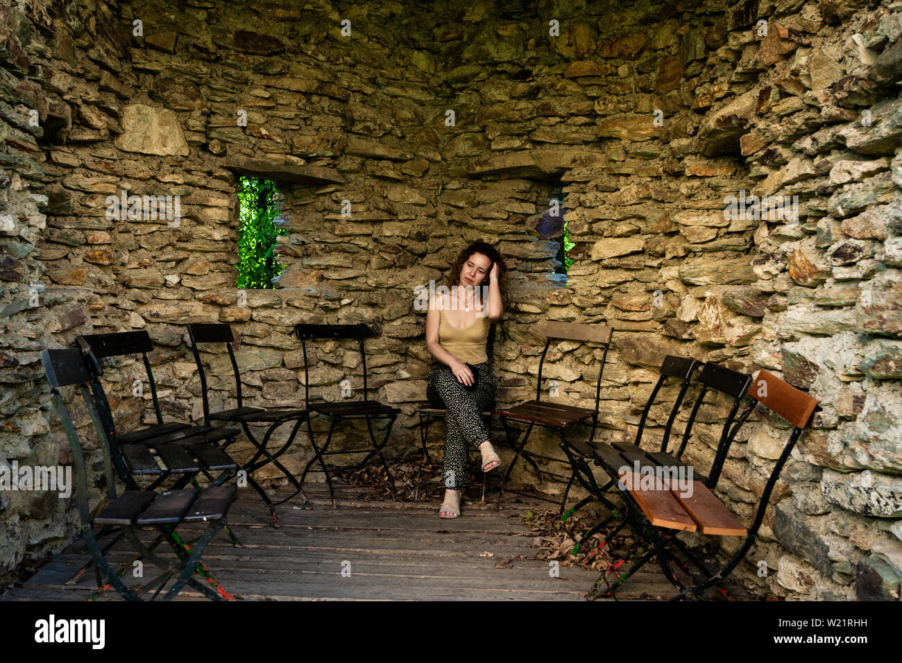 Widow cry hi-res stock photography and images - Alamy