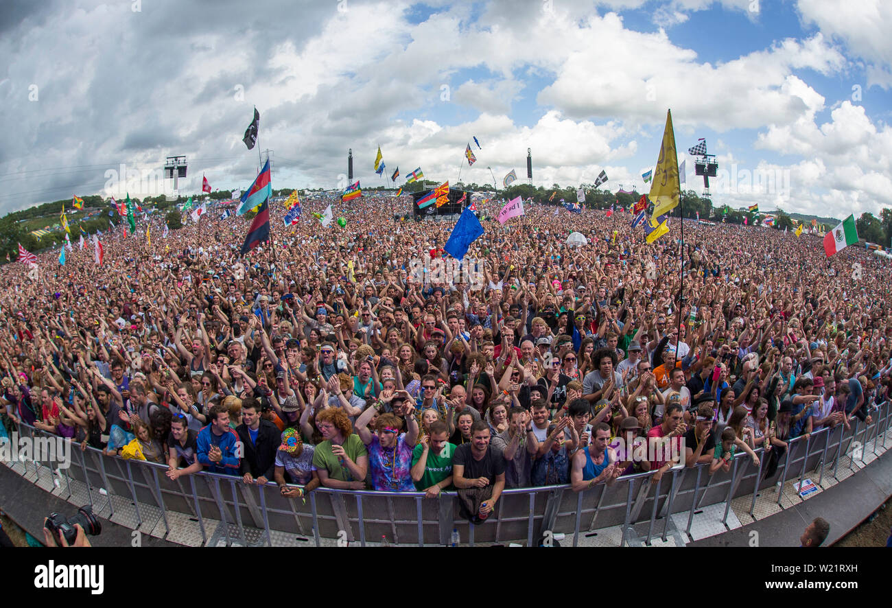 Glastonbury flags pyramid stage hi-res stock photography and images - Alamy
