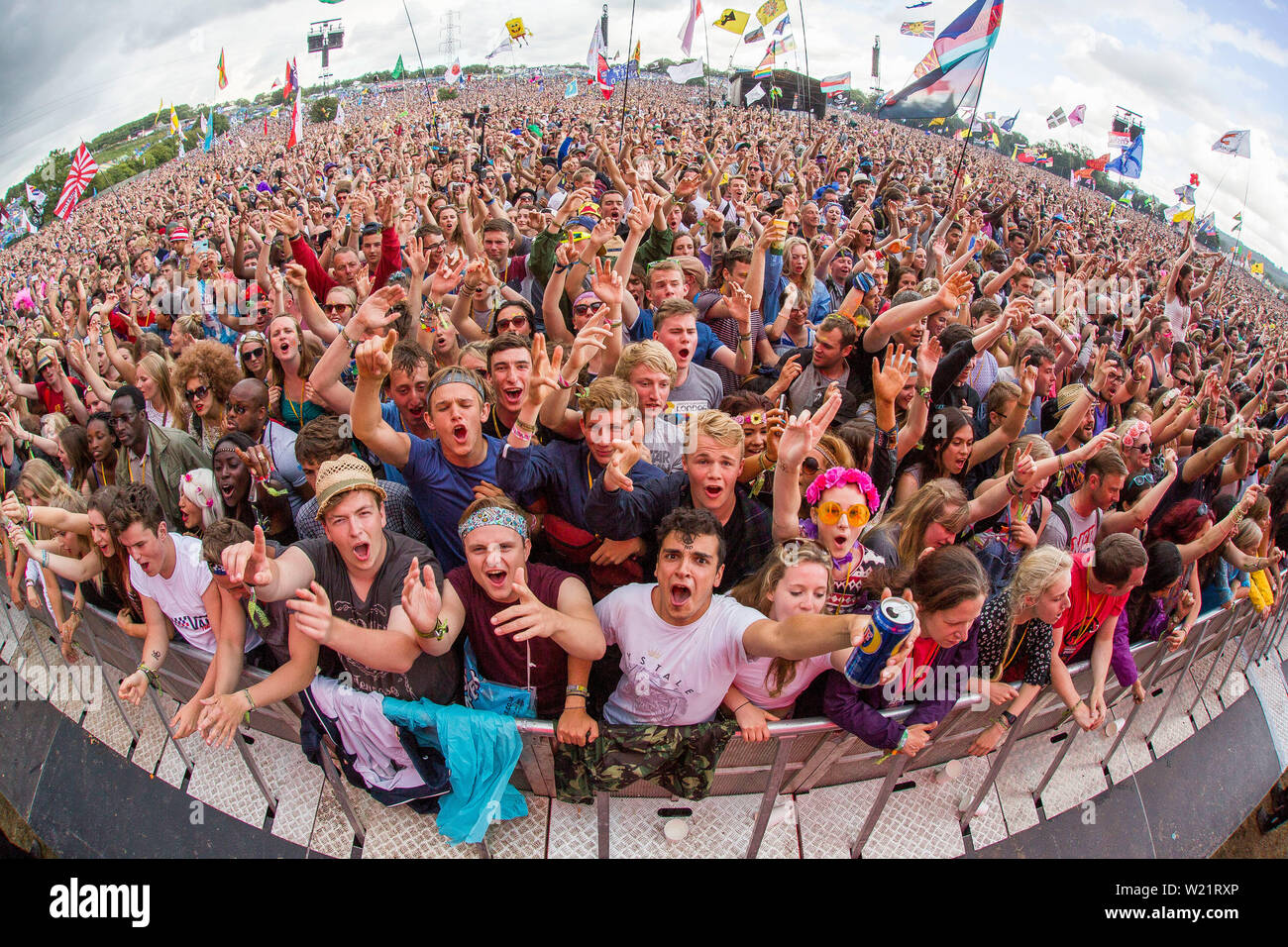 Glastonbury flags pyramid stage hi-res stock photography and images - Alamy
