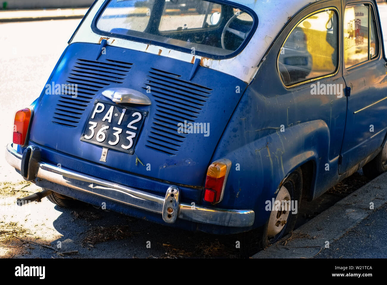 Vintage old fashioned italy hi-res stock photography and images - Alamy