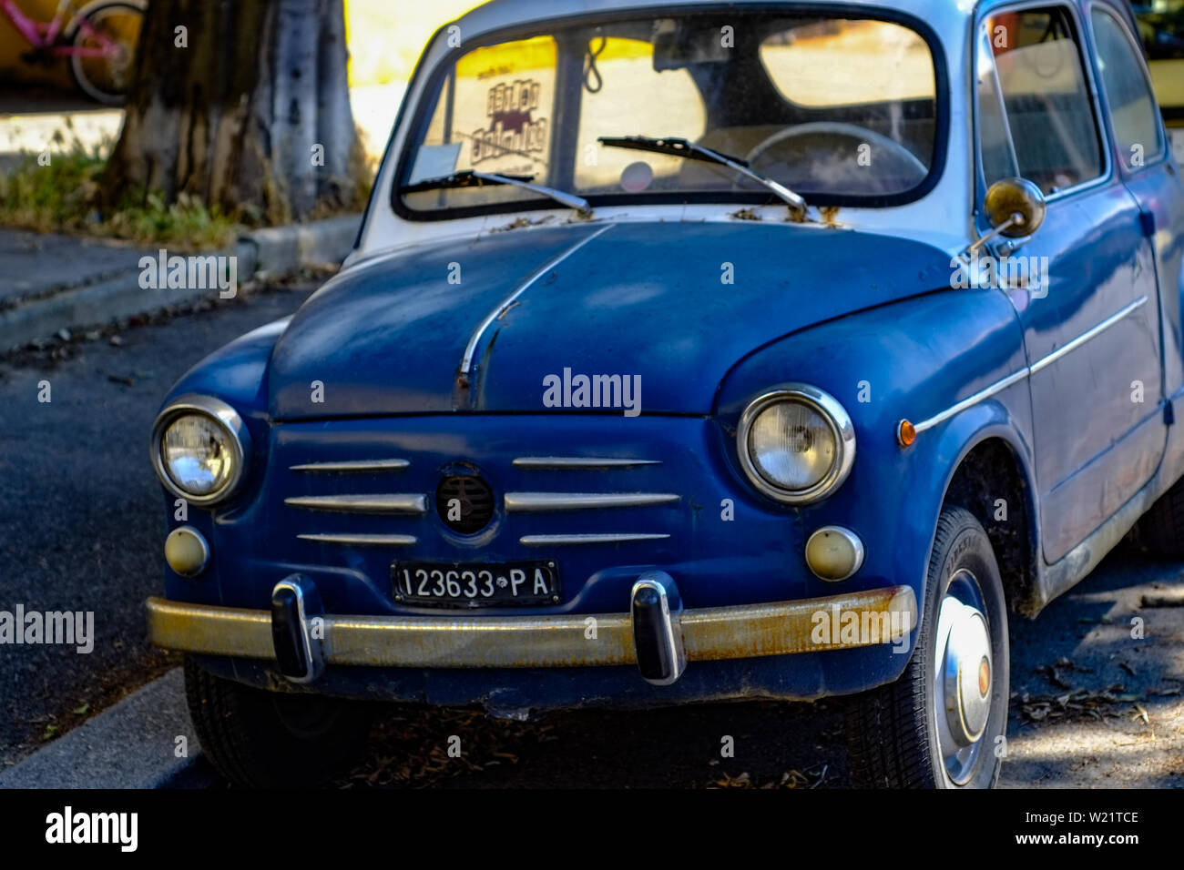 Vintage old fashioned italy hi-res stock photography and images - Alamy
