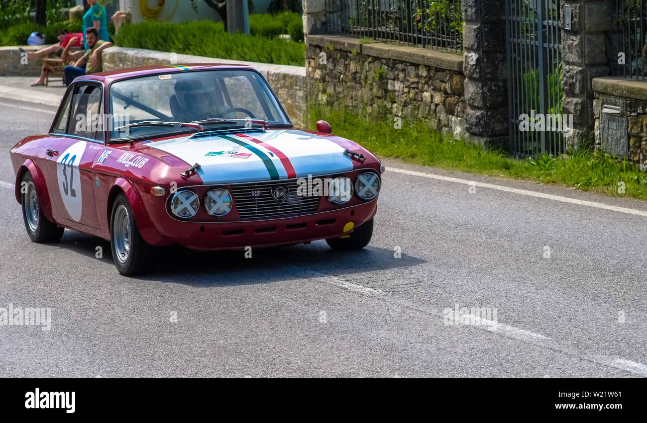 Vintage alfa romeo race car hi-res stock photography and images - Alamy