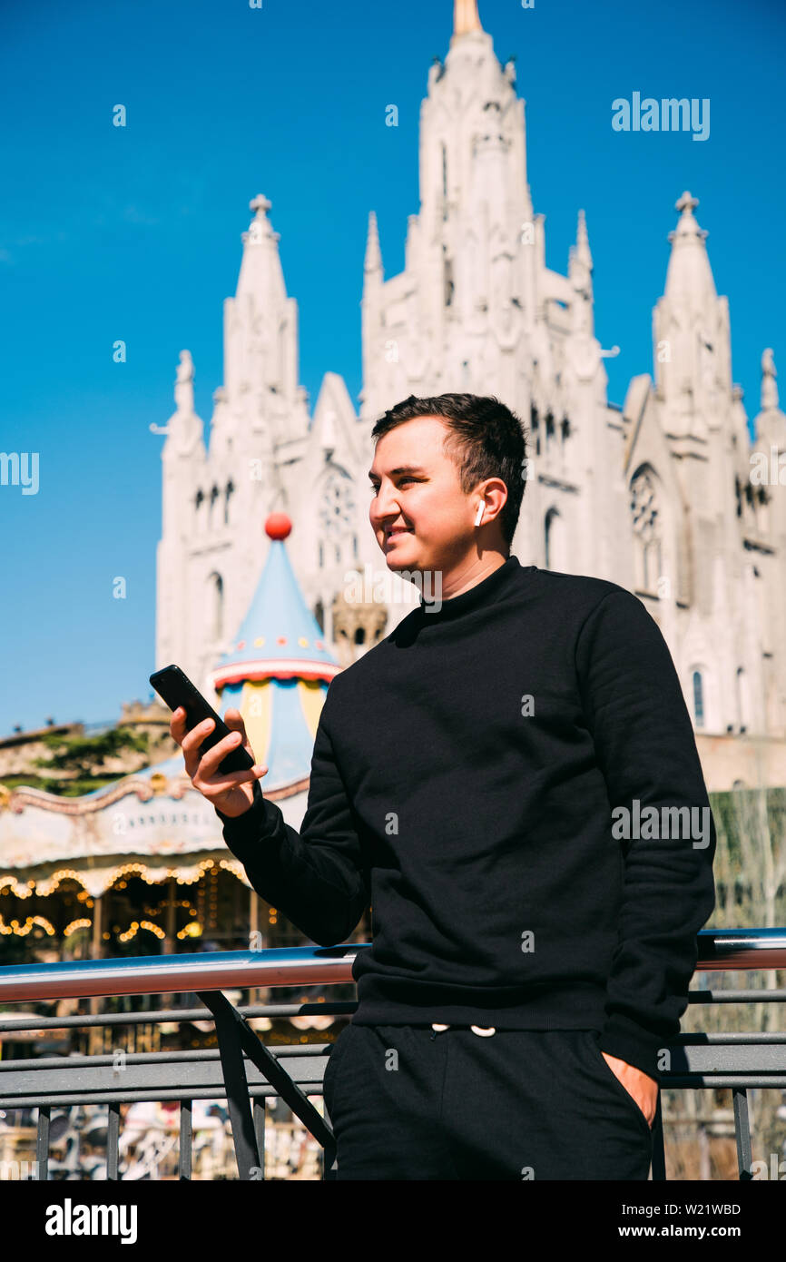 Via bluethooth hi-res stock photography and images - Alamy