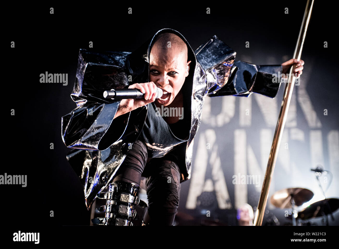 Group stage shaved head hi-res stock photography and images - Alamy