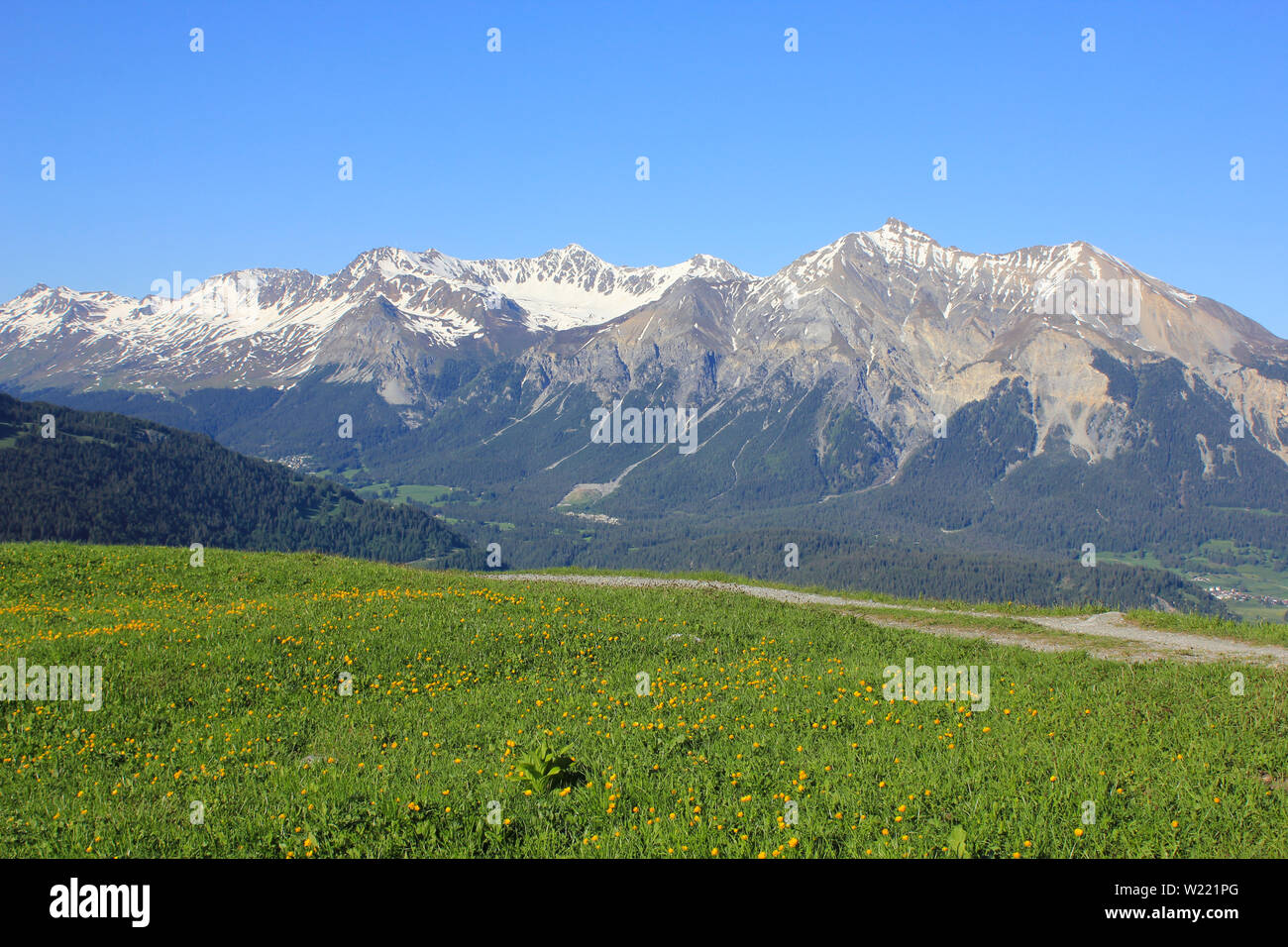 High mountains Parpaner Rothorn, Aroser Rothorn and Lenzer Horn ...