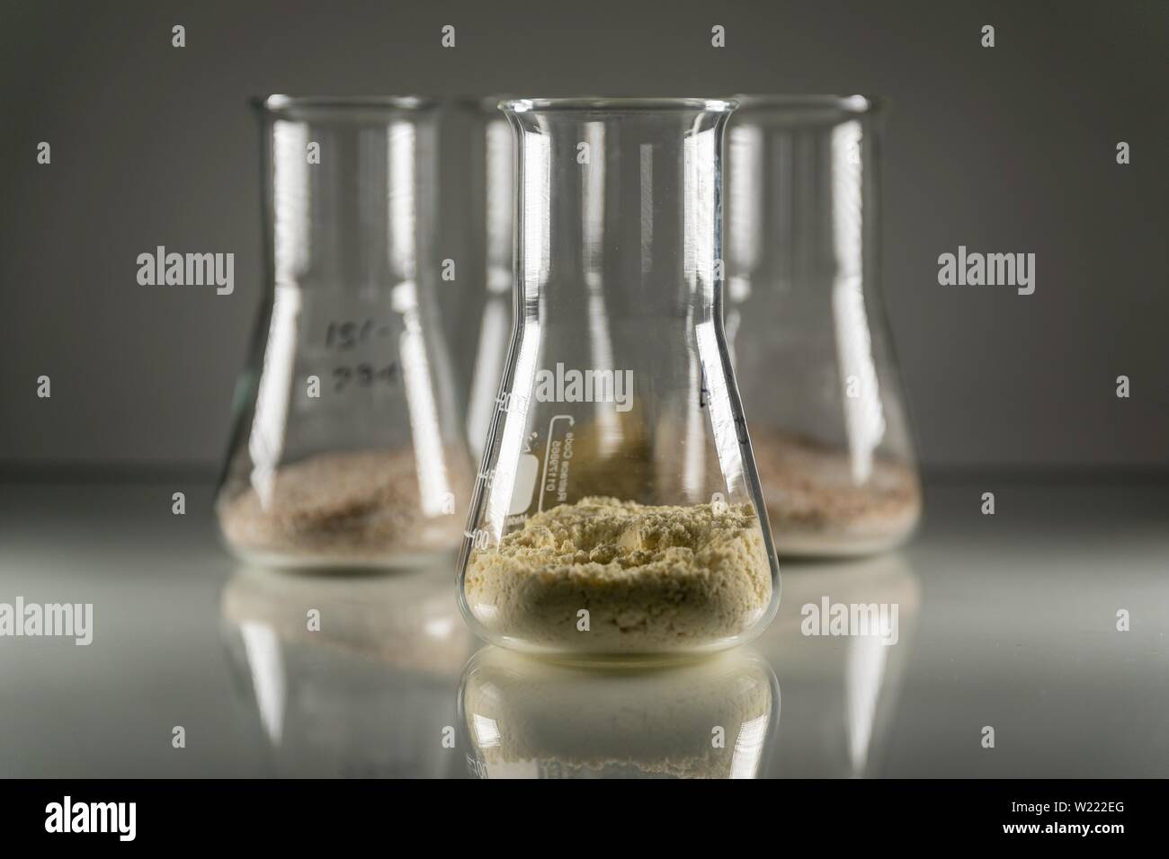 Powder Flask Stock Photos & Powder Flask Stock Images - Alamy