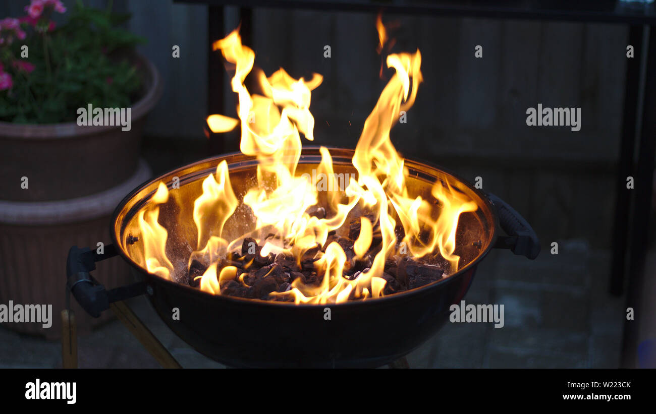 English garden barbecue Stock Photo - Alamy