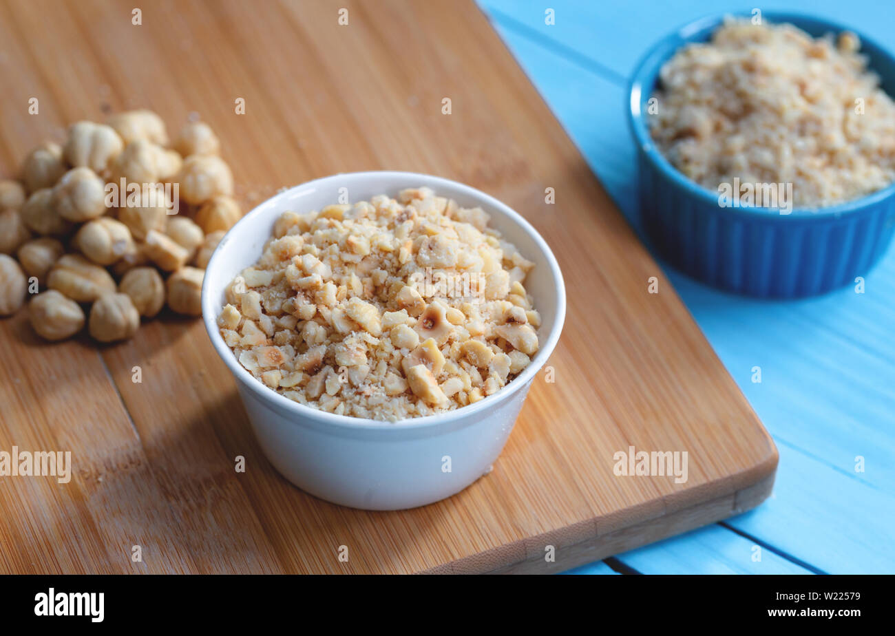 Hazelnut bowl cut hi-res stock photography and images - Alamy