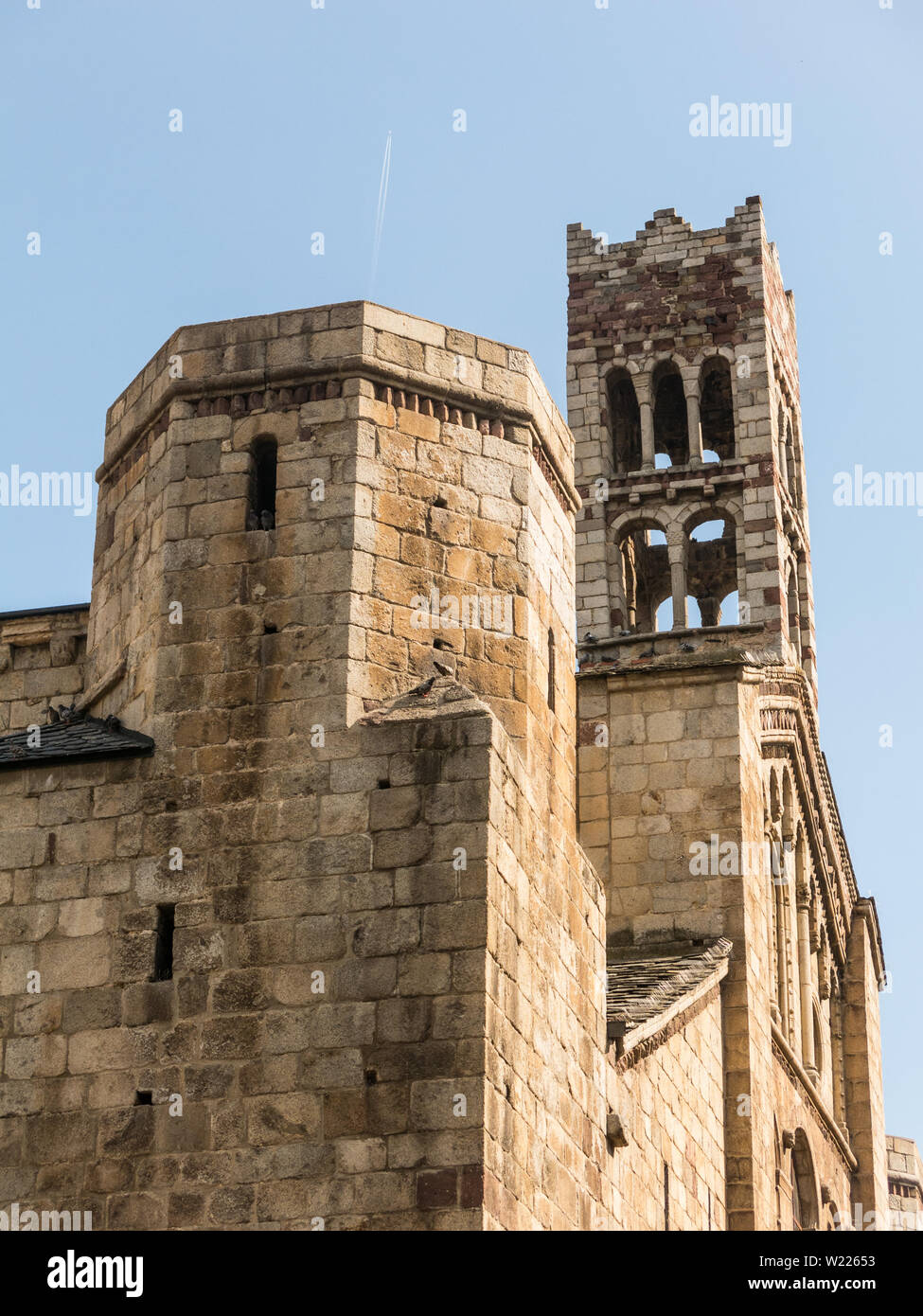 Girona spain 12th century architecture hi-res stock photography and ...