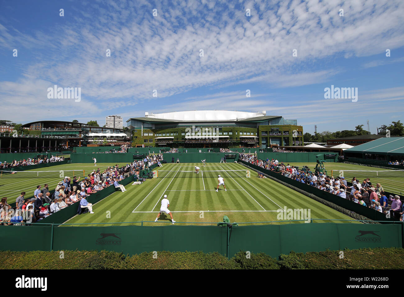 Wimbledon tennis courts hi-res stock photography and images - Alamy