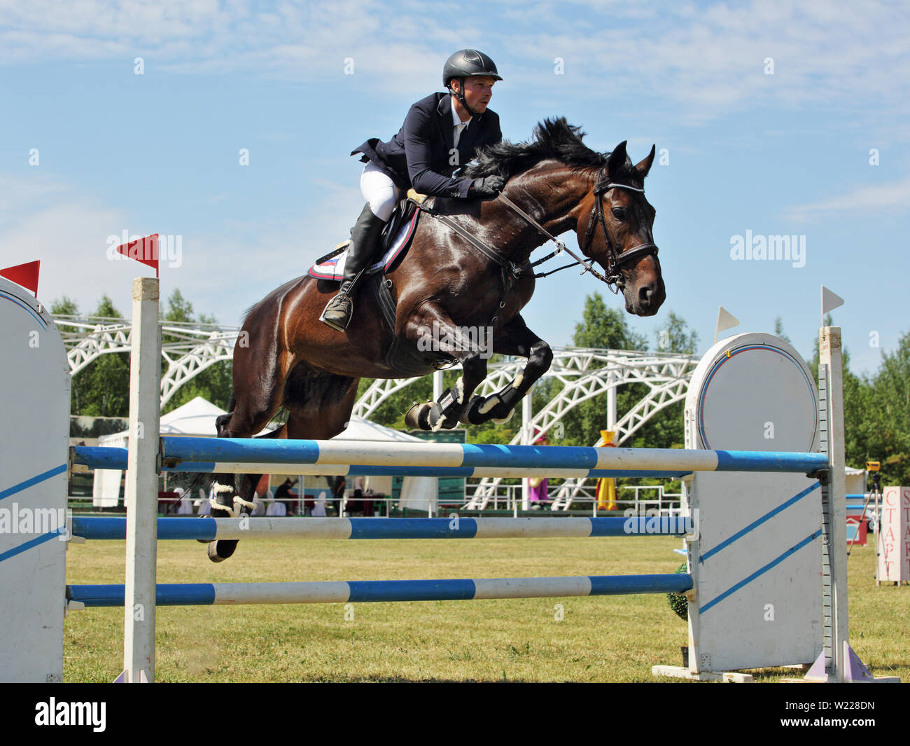 Oxer jump hi-res stock photography and images - Alamy