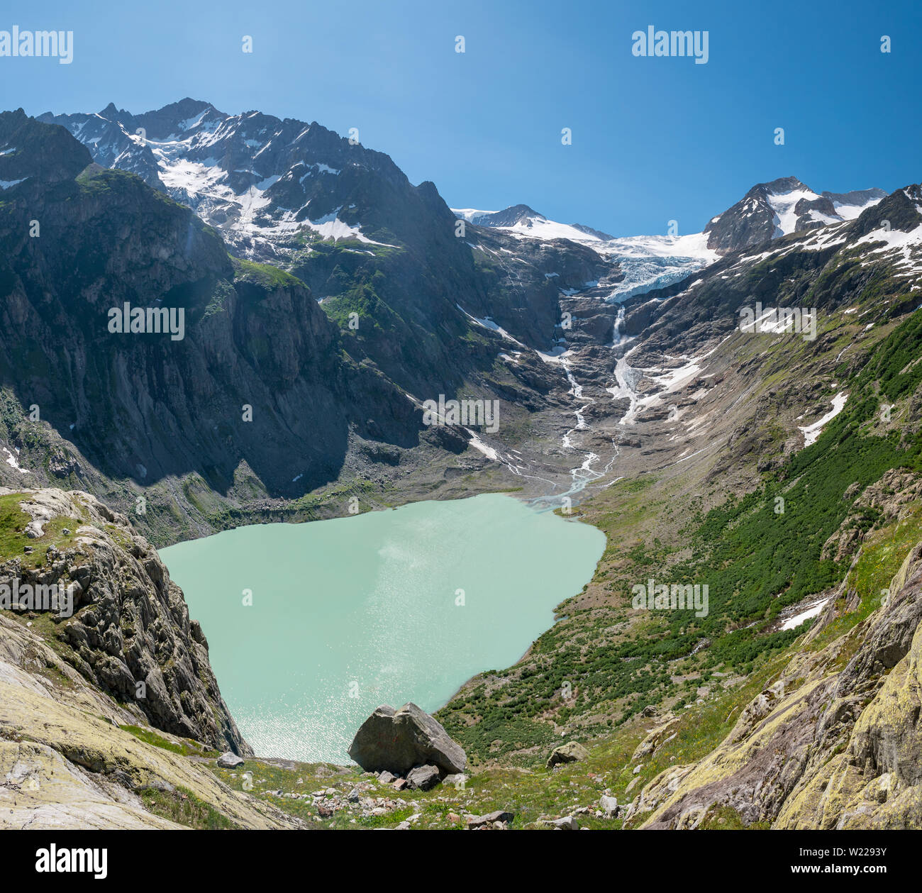 Wandern in den schweizer alpen hi-res stock photography and images - Alamy