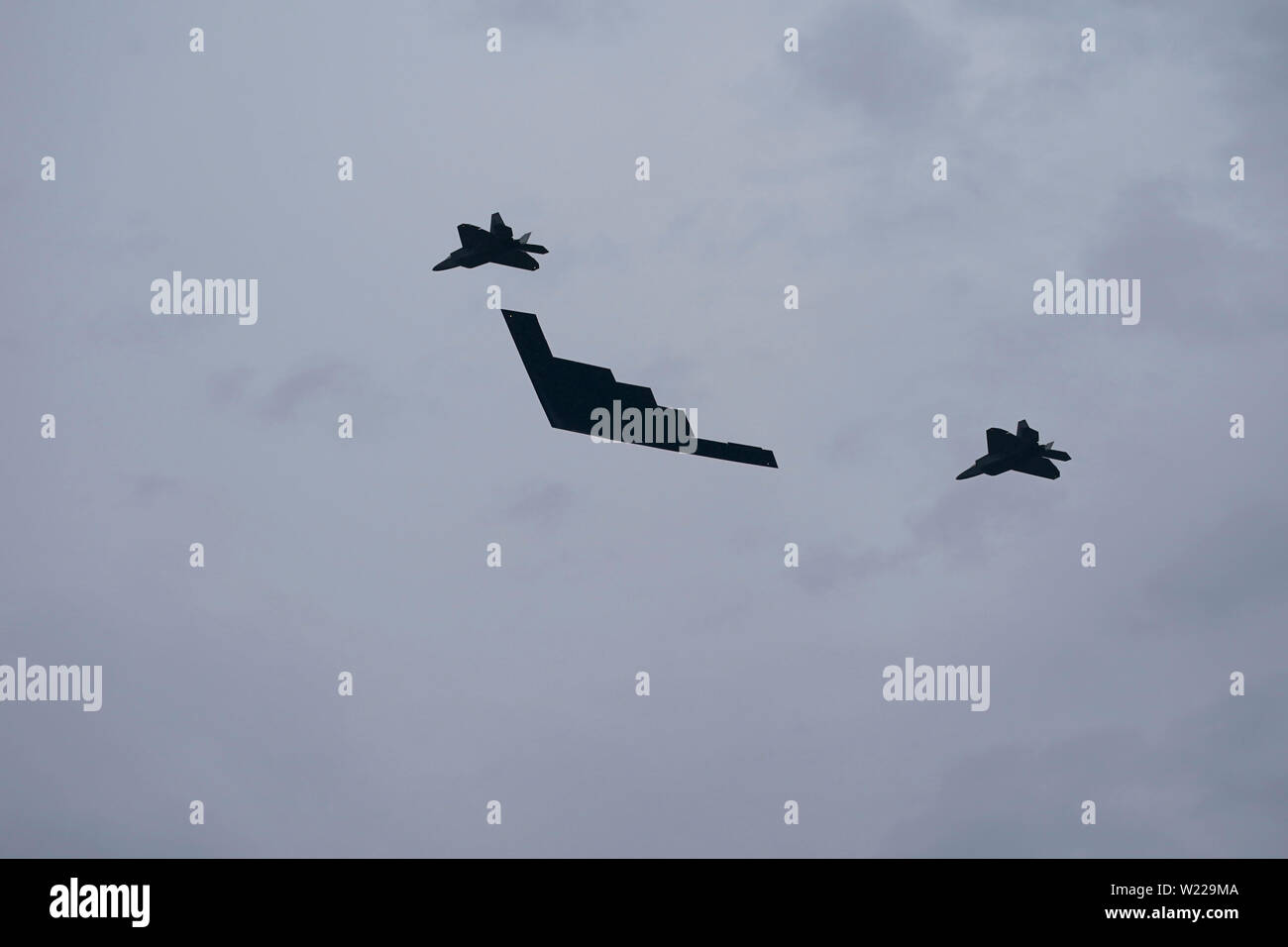 Washington, DC, USA. 4th July, 2019. An Air Foce B-2 stealth bomber and ...