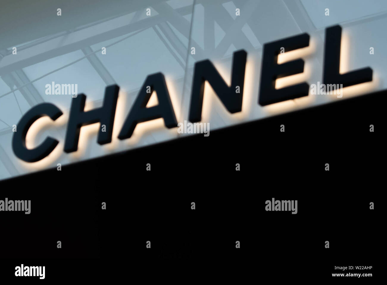 Chanel Store Sign Stock Photos & Chanel Store Sign Stock Images - Alamy