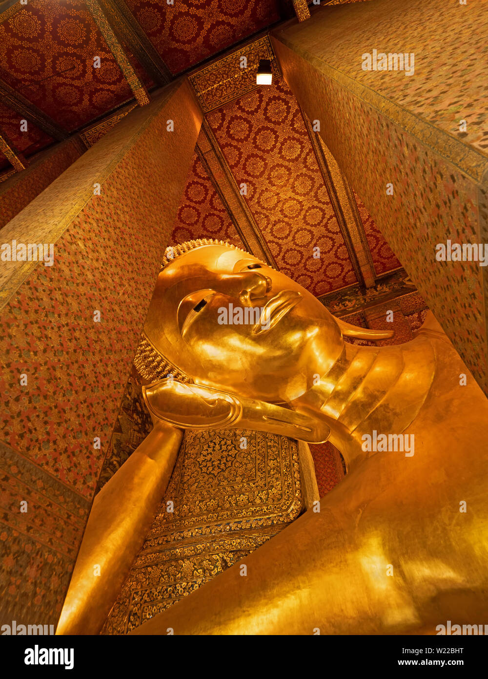 Reclining goddess hi-res stock photography and images - Alamy