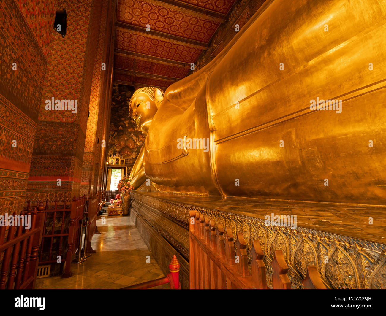 Reclining goddess hi-res stock photography and images - Alamy