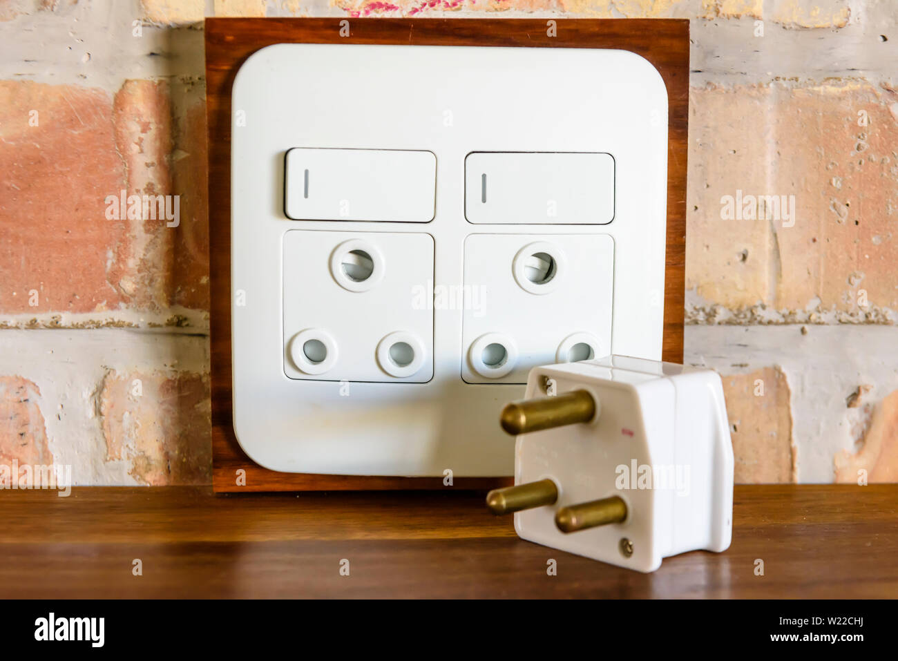 Earthed socket hi-res stock photography and images - Alamy