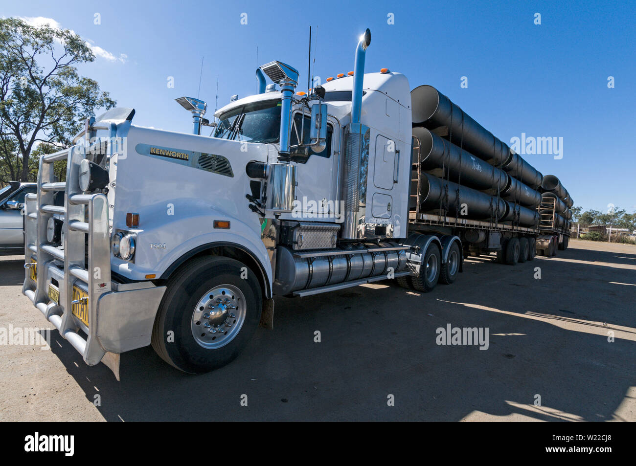 Australian lorry hi-res stock photography and images - Alamy