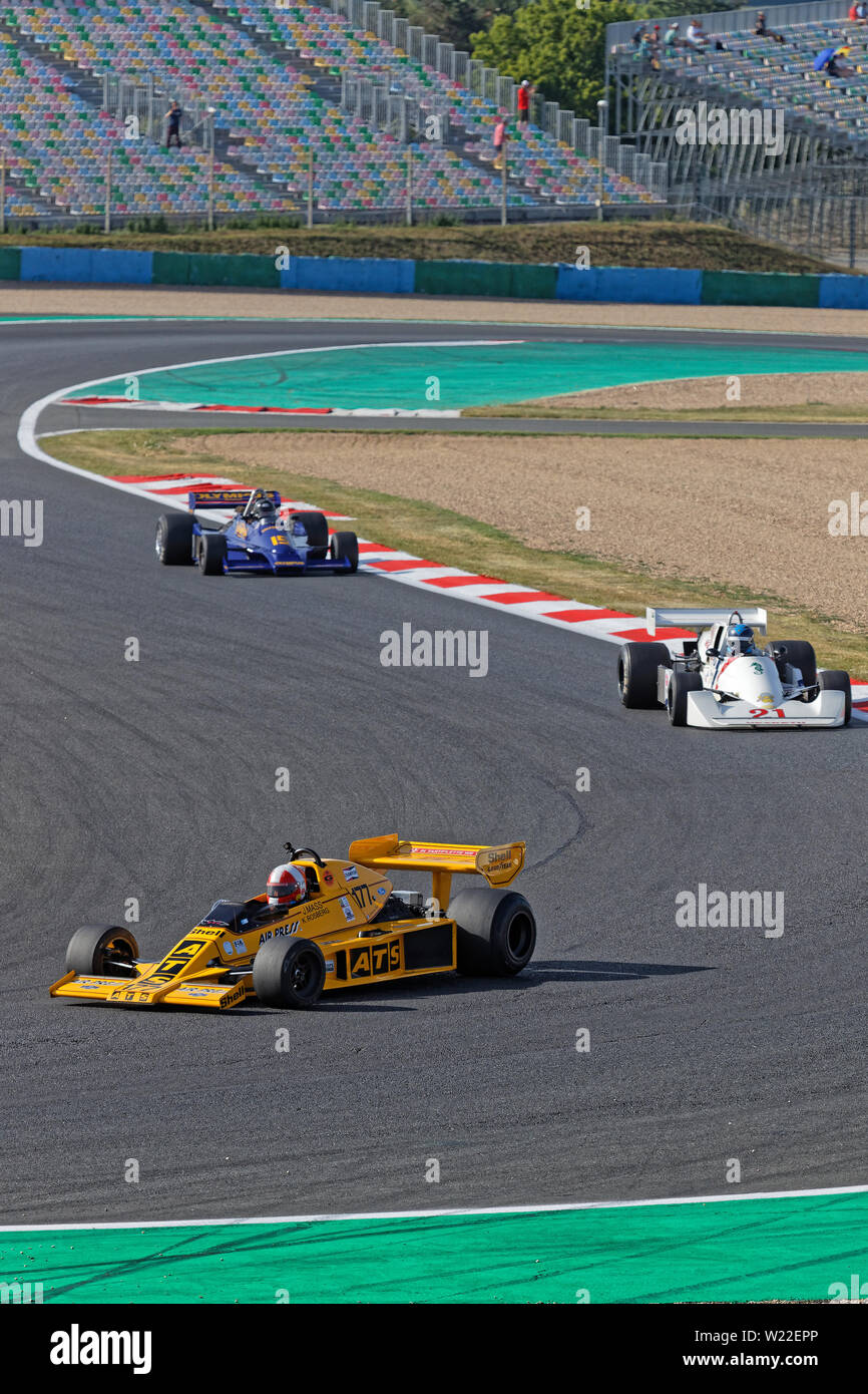 Car racing hi-res stock photography and images - Alamy