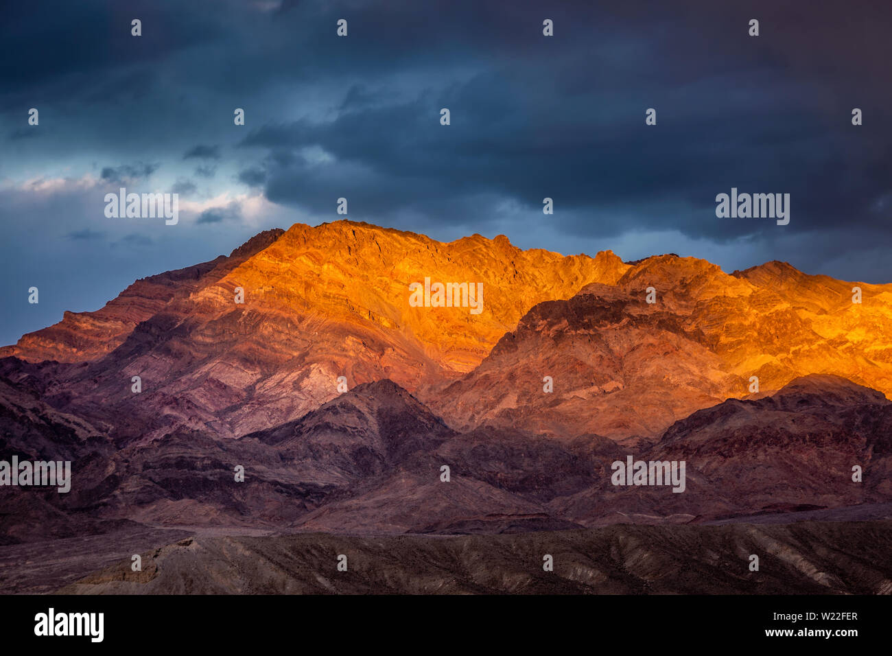 The Colorful Ridges Of Zabriskie Point At Sunset Death Valley National ...