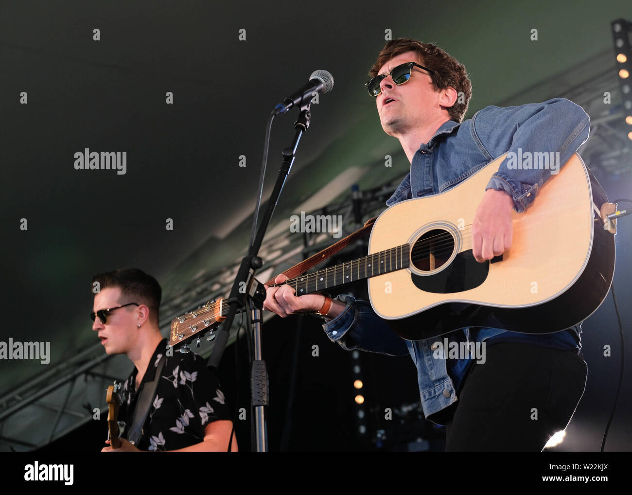 Tom speight singer hi-res stock photography and images - Alamy