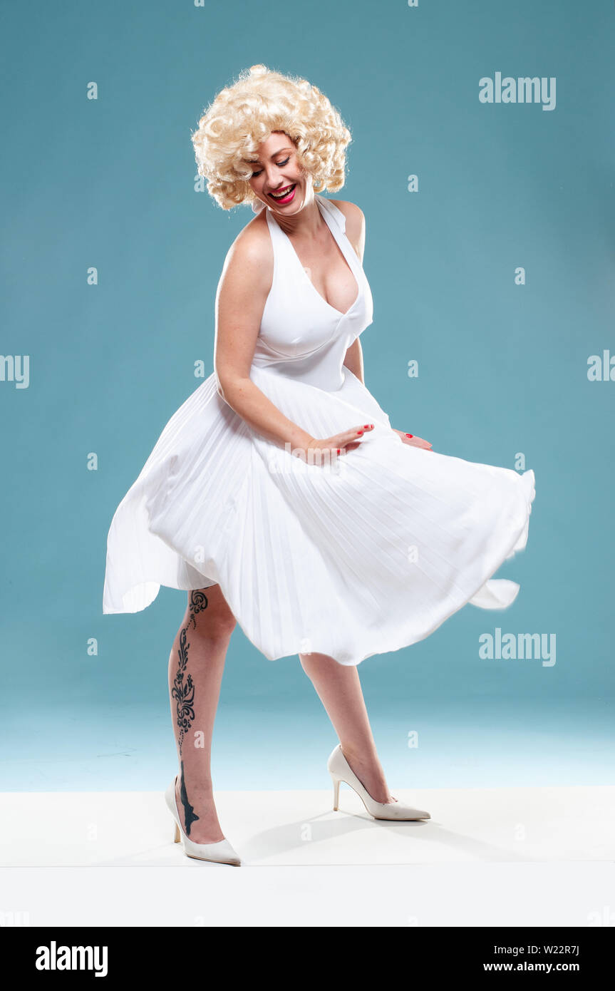 Stunning lookalike photos of Marilyn Munroe with Michelle Munroe Stock ...