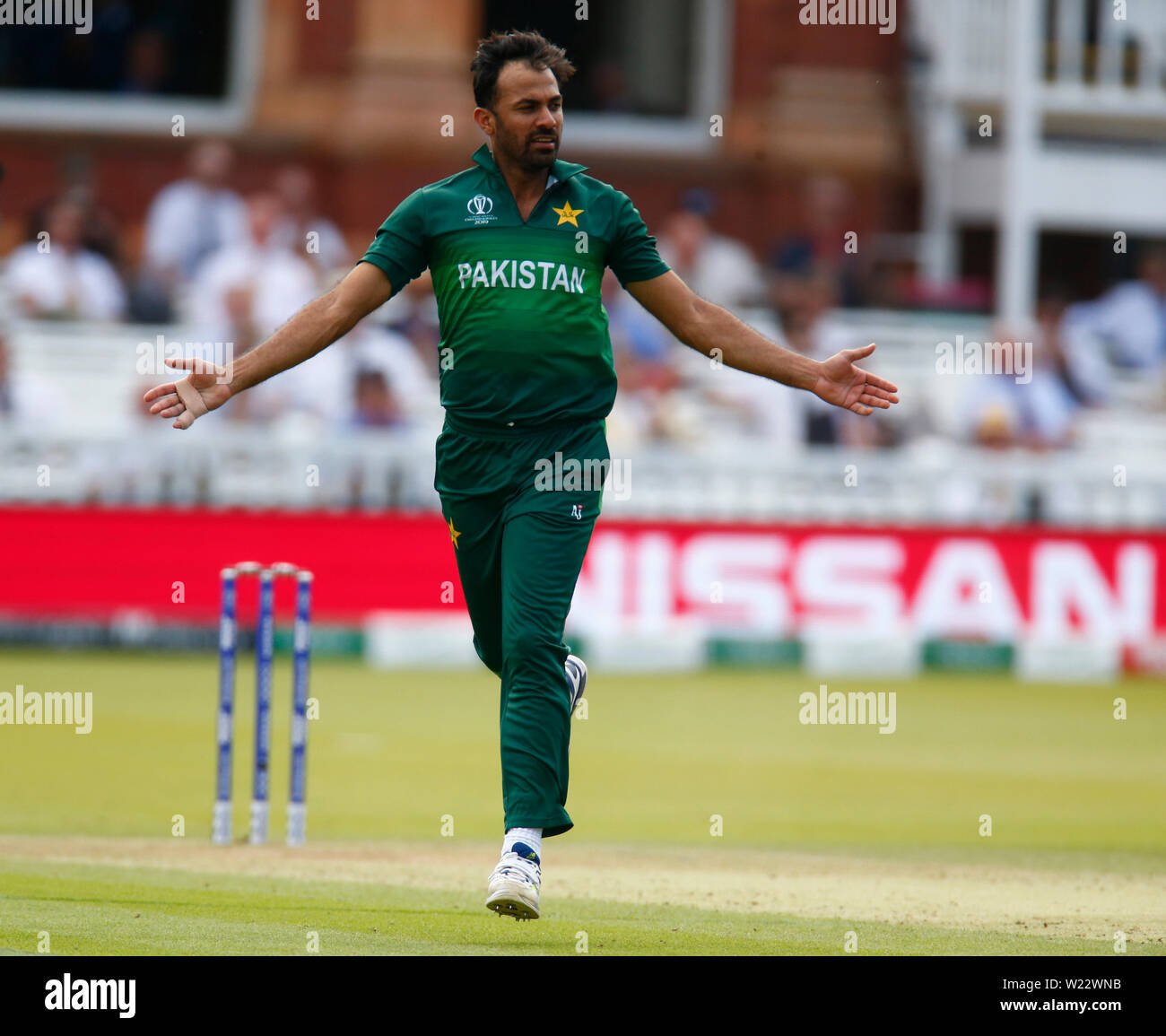 Iqbal cricket hi-res stock photography and images - Alamy