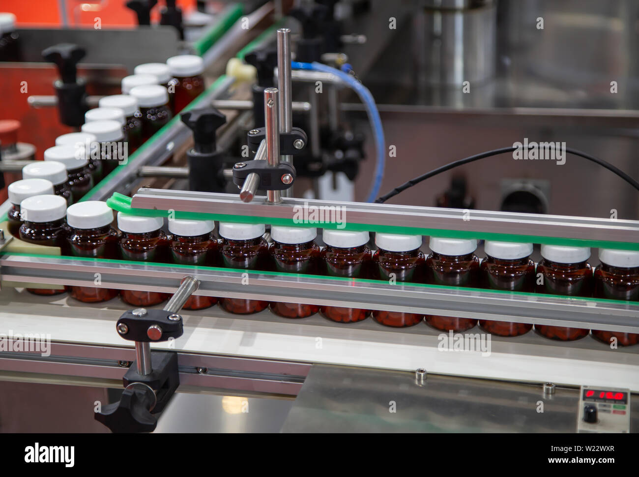 Pharmaceutical process of capsule filling and capping machine Stock ...