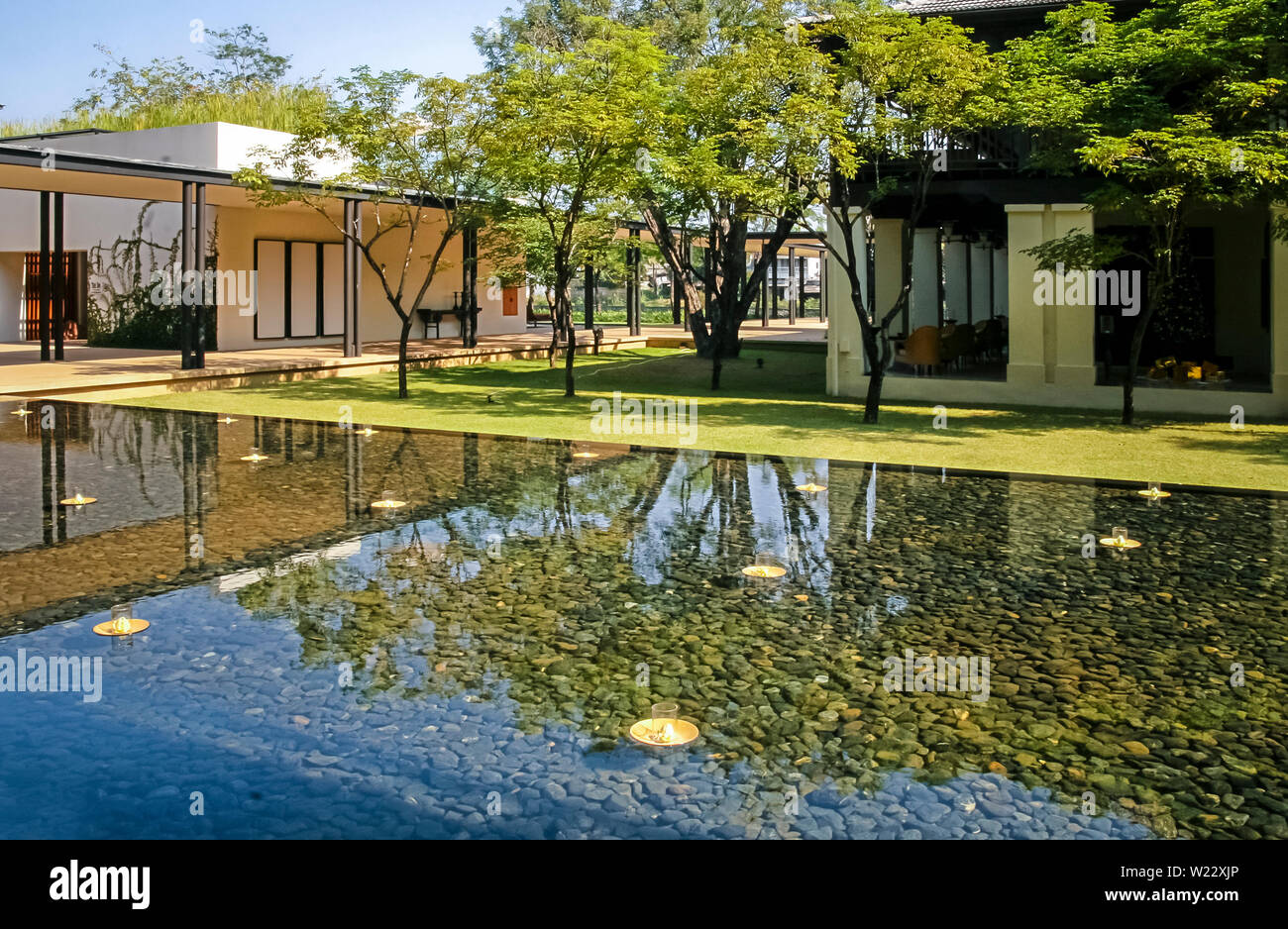Luxury Hotel garden Stock Photo - Alamy