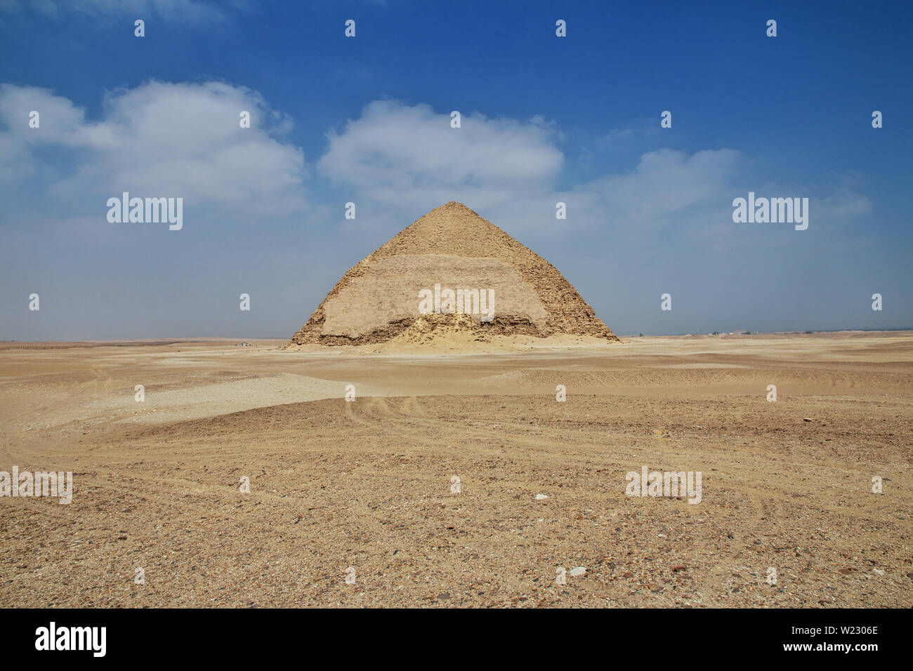 Pyramids in Dahshur, Sahara desert, Egypt Stock Photo - Alamy