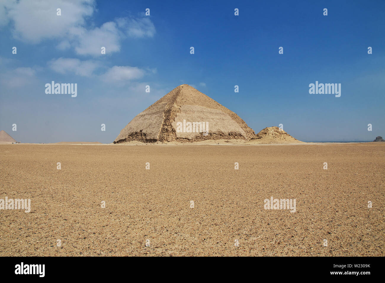 Pyramids in Dahshur, Sahara desert, Egypt Stock Photo - Alamy
