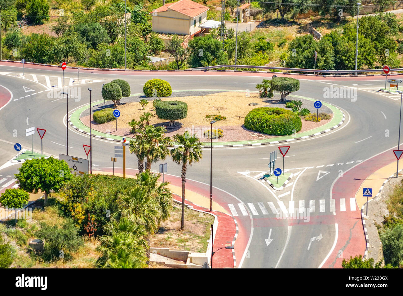 Rondabout hi-res stock photography and images - Alamy