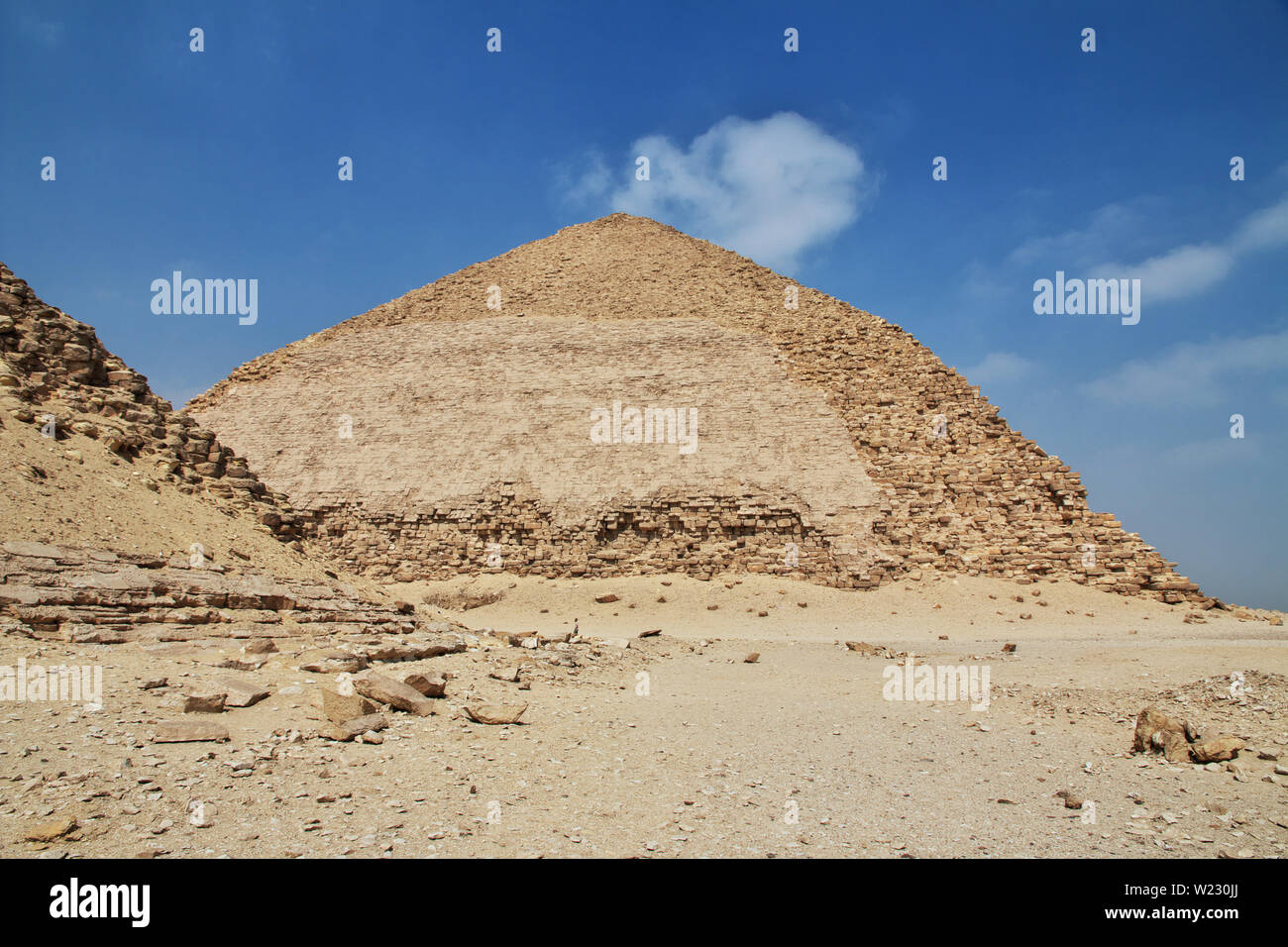 Pyramids in Dahshur, Sahara desert, Egypt Stock Photo - Alamy