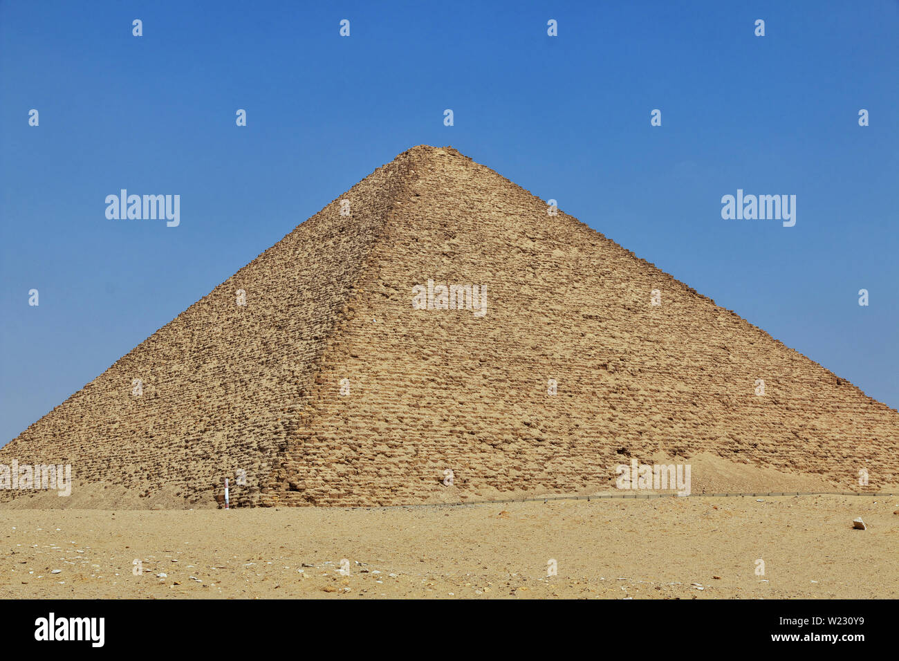 Pyramids in Dahshur, Sahara desert, Egypt Stock Photo - Alamy