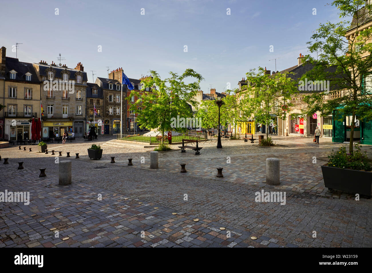 Hidden square hi-res stock photography and images - Alamy
